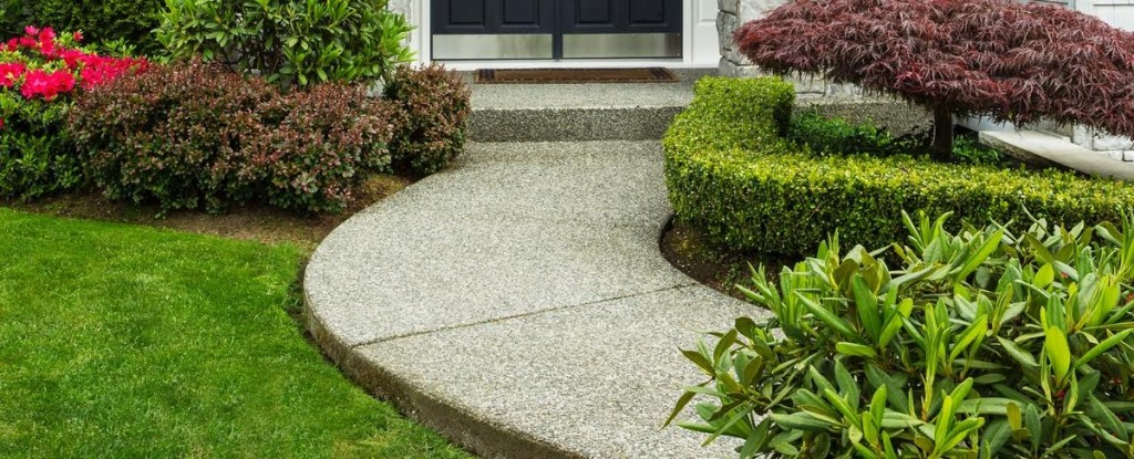 How to Spot a Bad Asphalt Driveway Job (and What a Good One Looks Like)